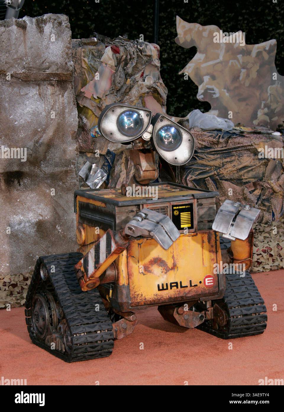 Jun 21, 2008 - Los Angeles, California, USA - WALL E arriving at the ...