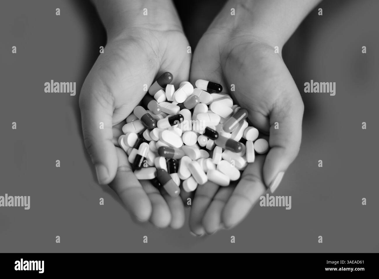 Medicine pills drugs in Black and White Stock Photos & Images - Alamy