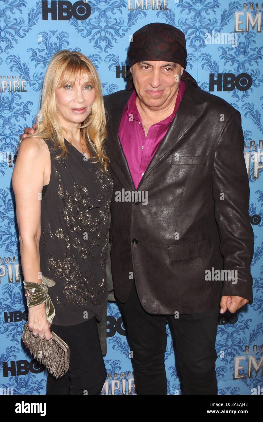 Steve van zandt and wife maureen van zandt hi-res stock photography and images - Alamy