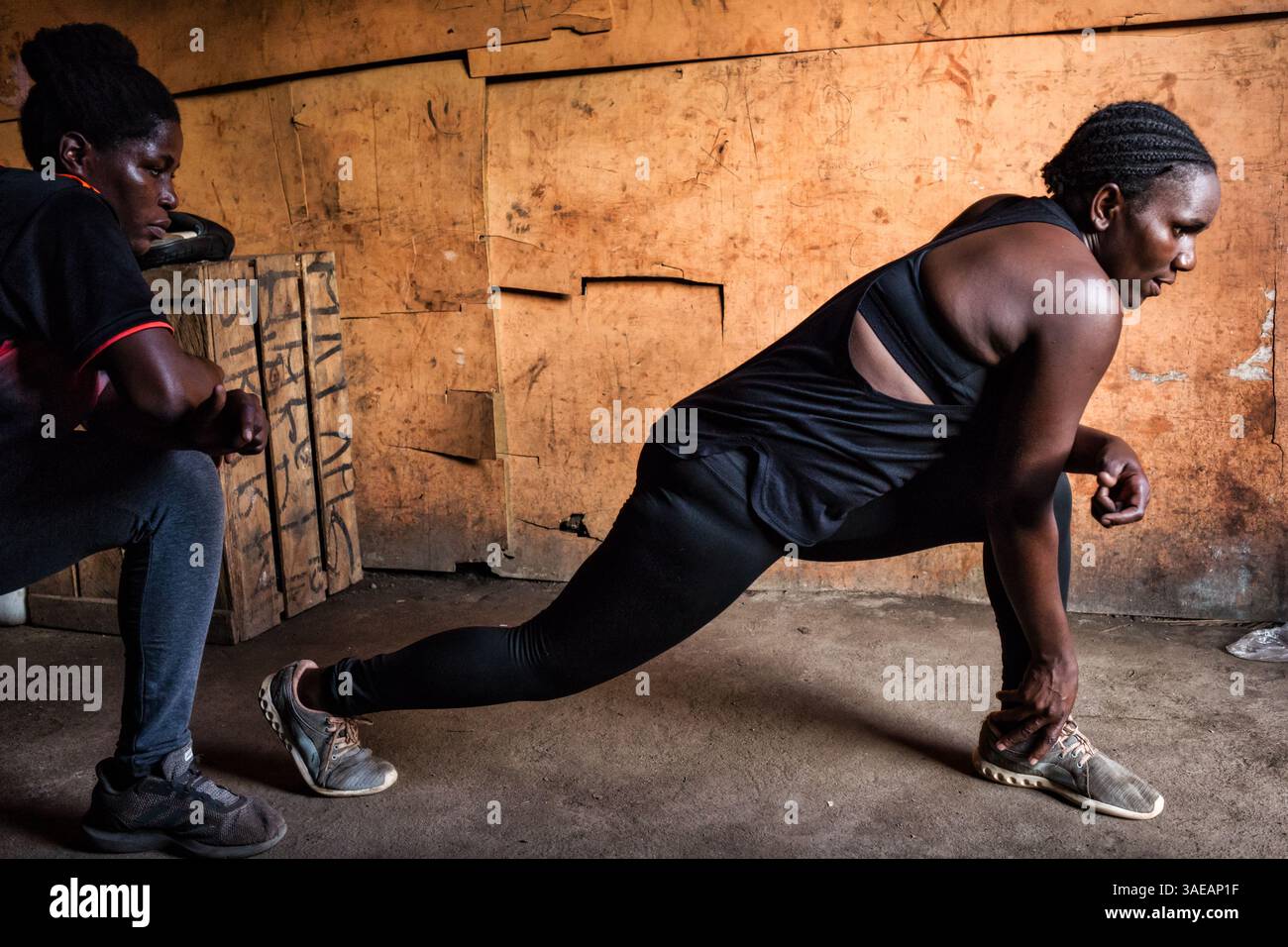Boxing in Katanga slum, Kampala, Uganda, Africa Stock Photo - Alamy