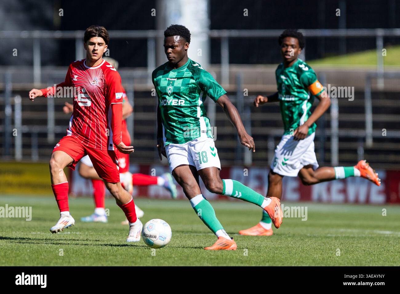 Princewill Mbock (SV Werder Bremen U19, 18), Kristiyan Irmiev (1. FC K ...