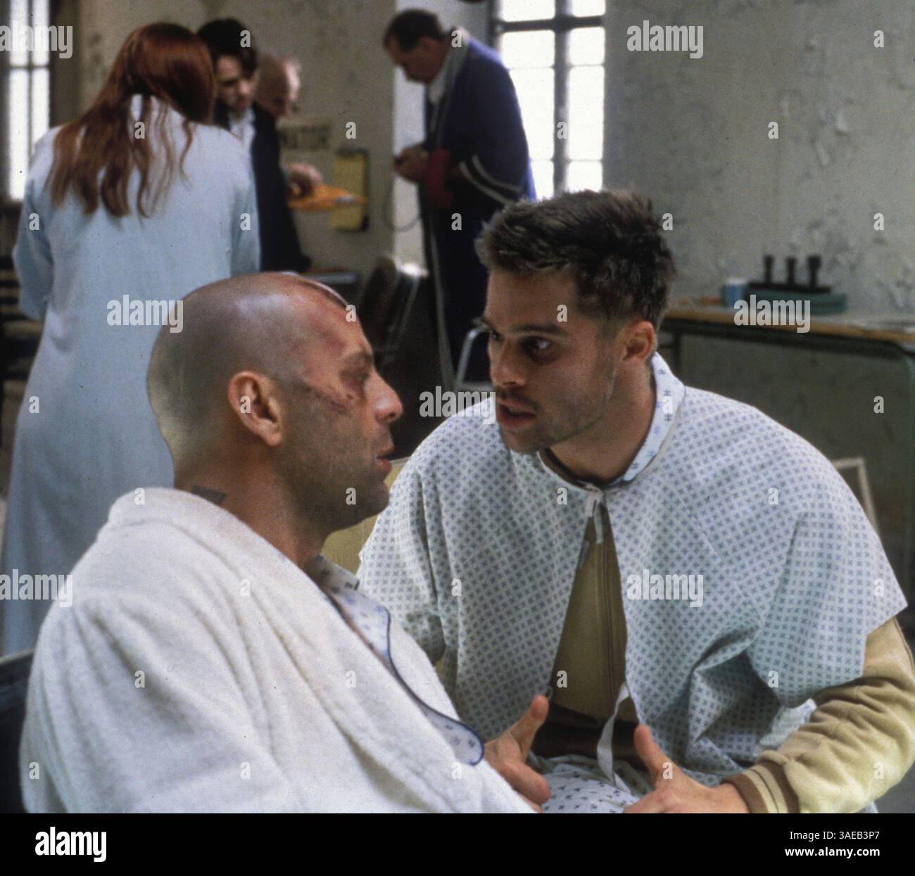Film Still / Publicity Still from "Twelve Monkeys" Bruce Willis, Brad ...