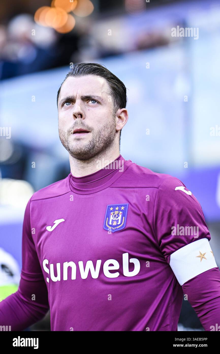 Brussels, Belgium. 06th Apr, 2025. Anderlecht's goalkeeper Colin Coosemans pictured at the start ...