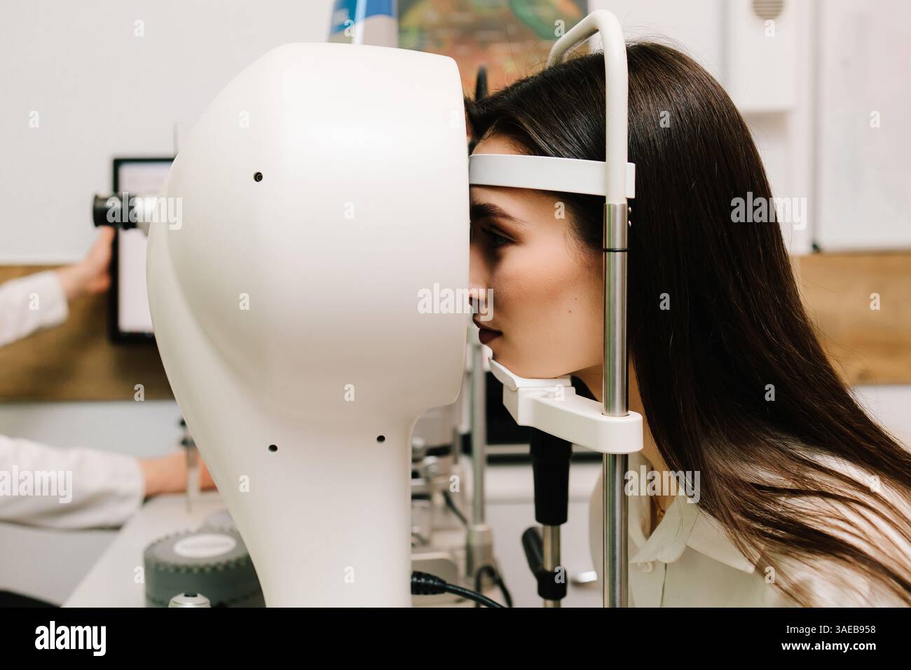 Corneal topography eye vision test for visual description of the shape ...