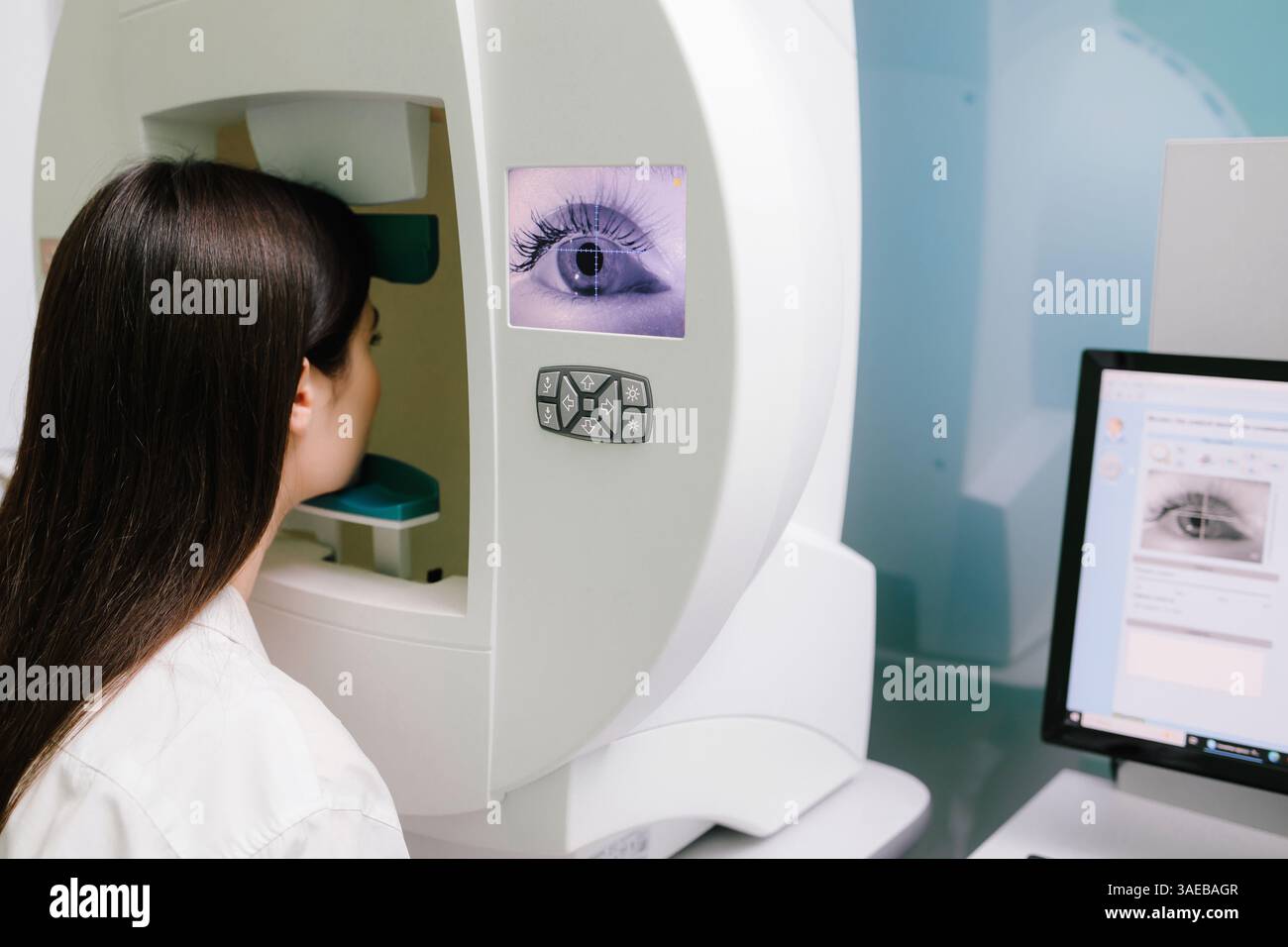 Perimetry visual field test hi-res stock photography and images - Alamy