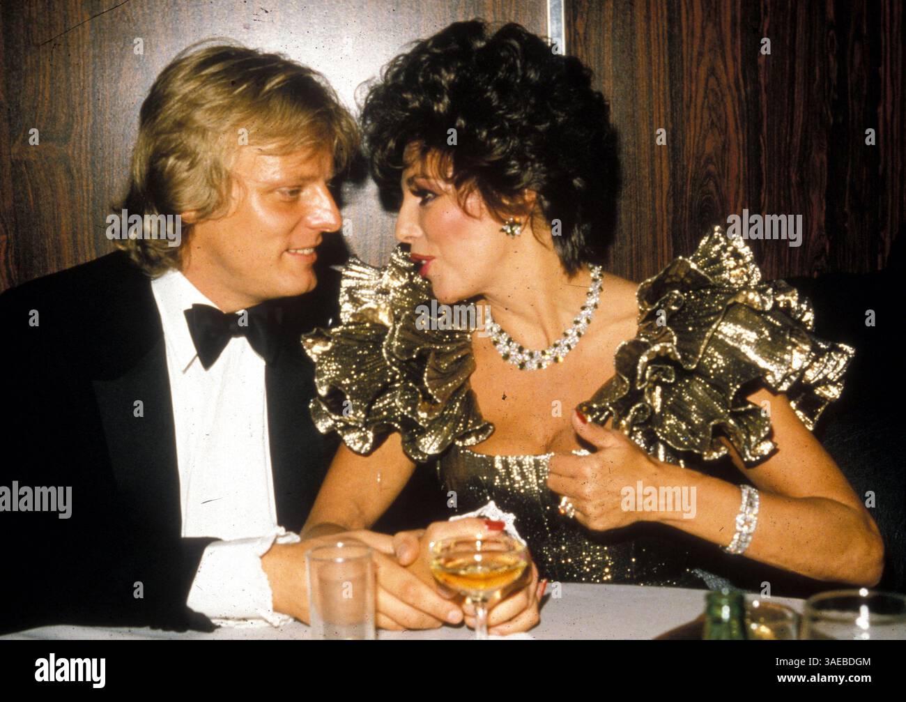 May 22, 1986; Los Angeles, CA, USA; Actress JOAN COLLINS & PETER HOLM ...