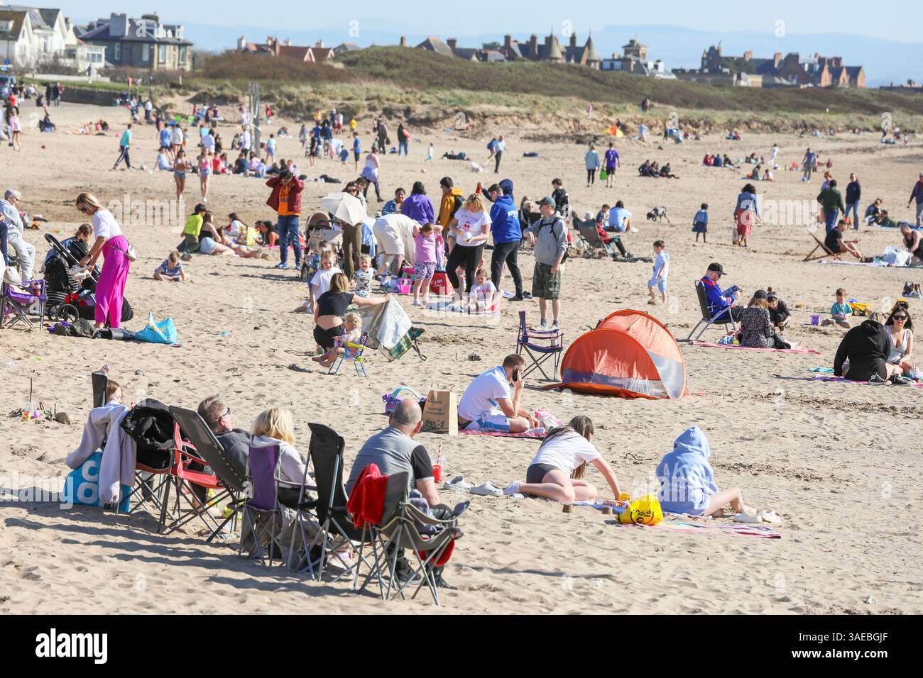 Troon, UK. 06th Apr, 2025. Tourists and locals take advantage of the ...