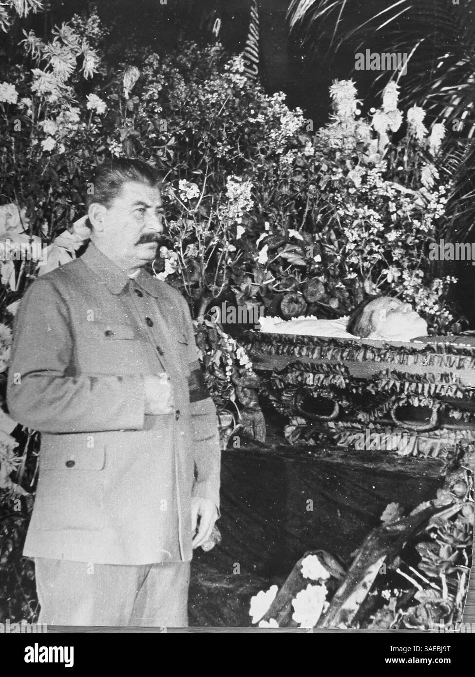 Stalin funeral 1953 hi-res stock photography and images - Alamy