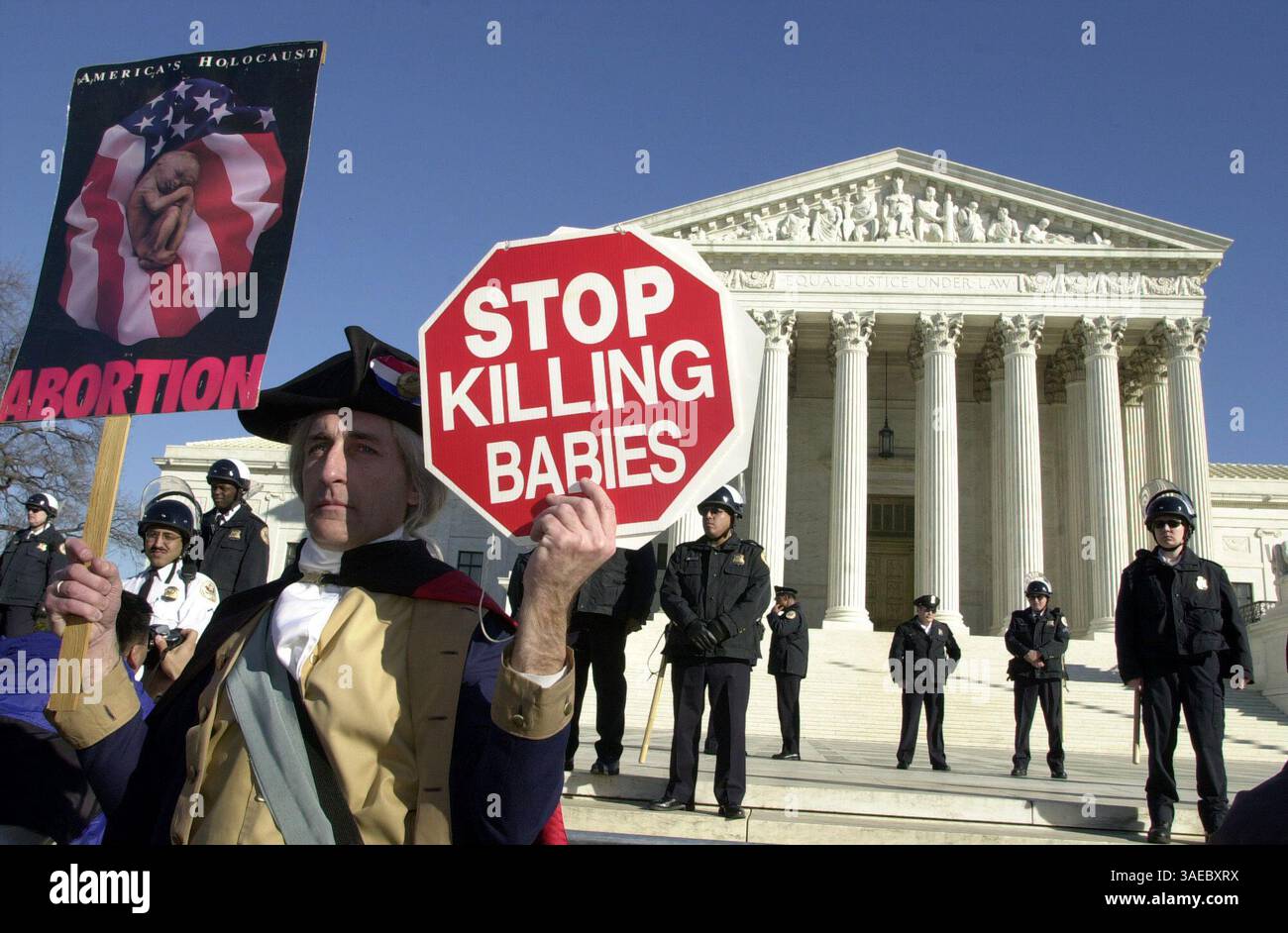 Jan 22, 2002; Washington, DC, USA; JAMES MANSHIP, dressed as George ...