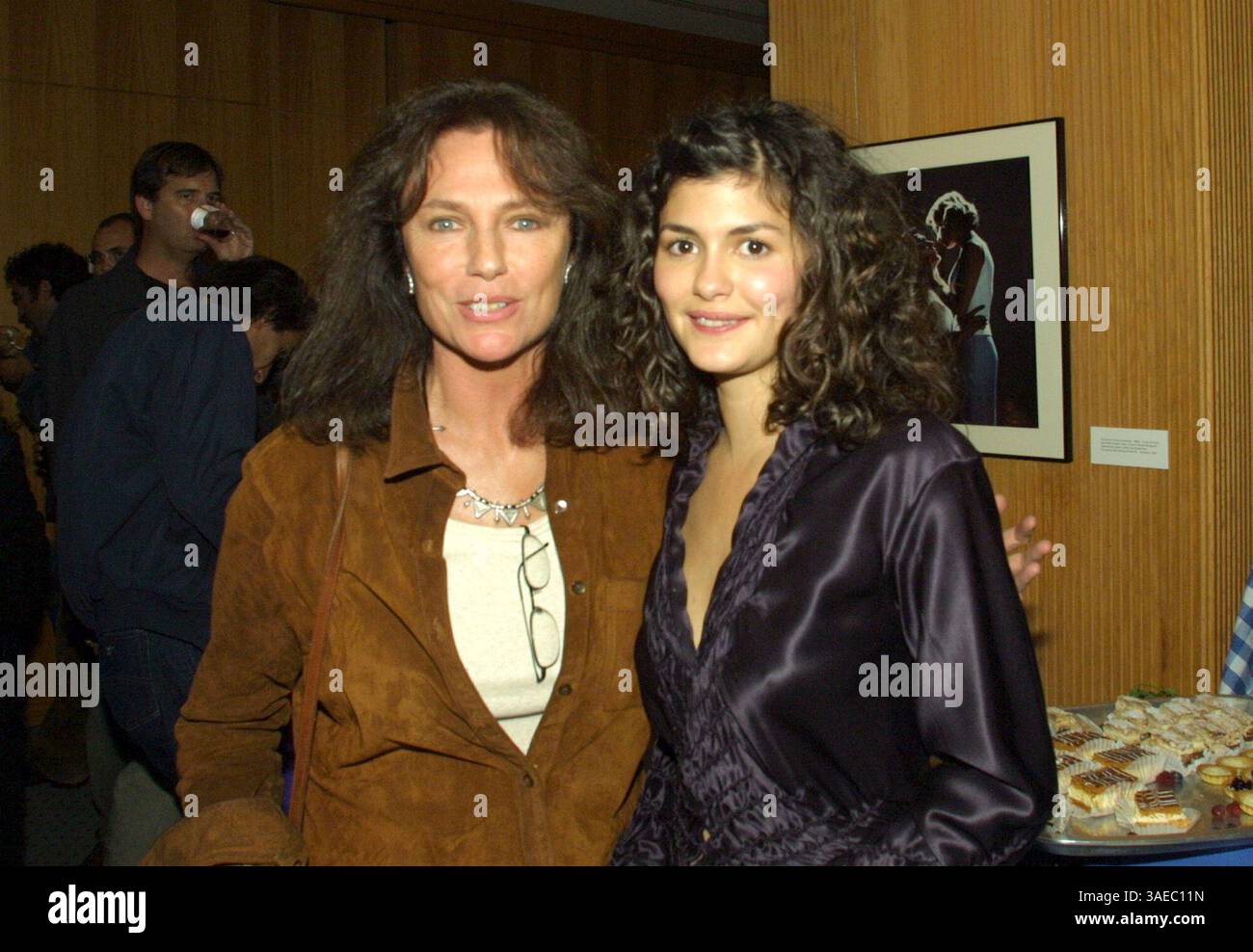 Oct 09, 2001; Los Angeles, CA, USA; Actresses JACQUELINE BISSET ...