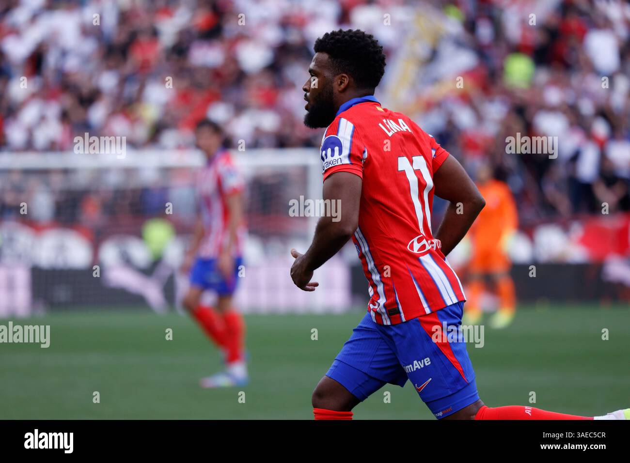 SEVILLA, ESPAÑA - 6 DE ABRIL DE 2025: Thomas Lemar del Atlético de ...