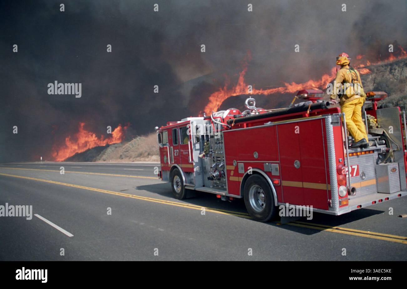 Oct 26, 2003; Simi Valley, California, USA; CALIFORNIA WILDFIRES. The ...