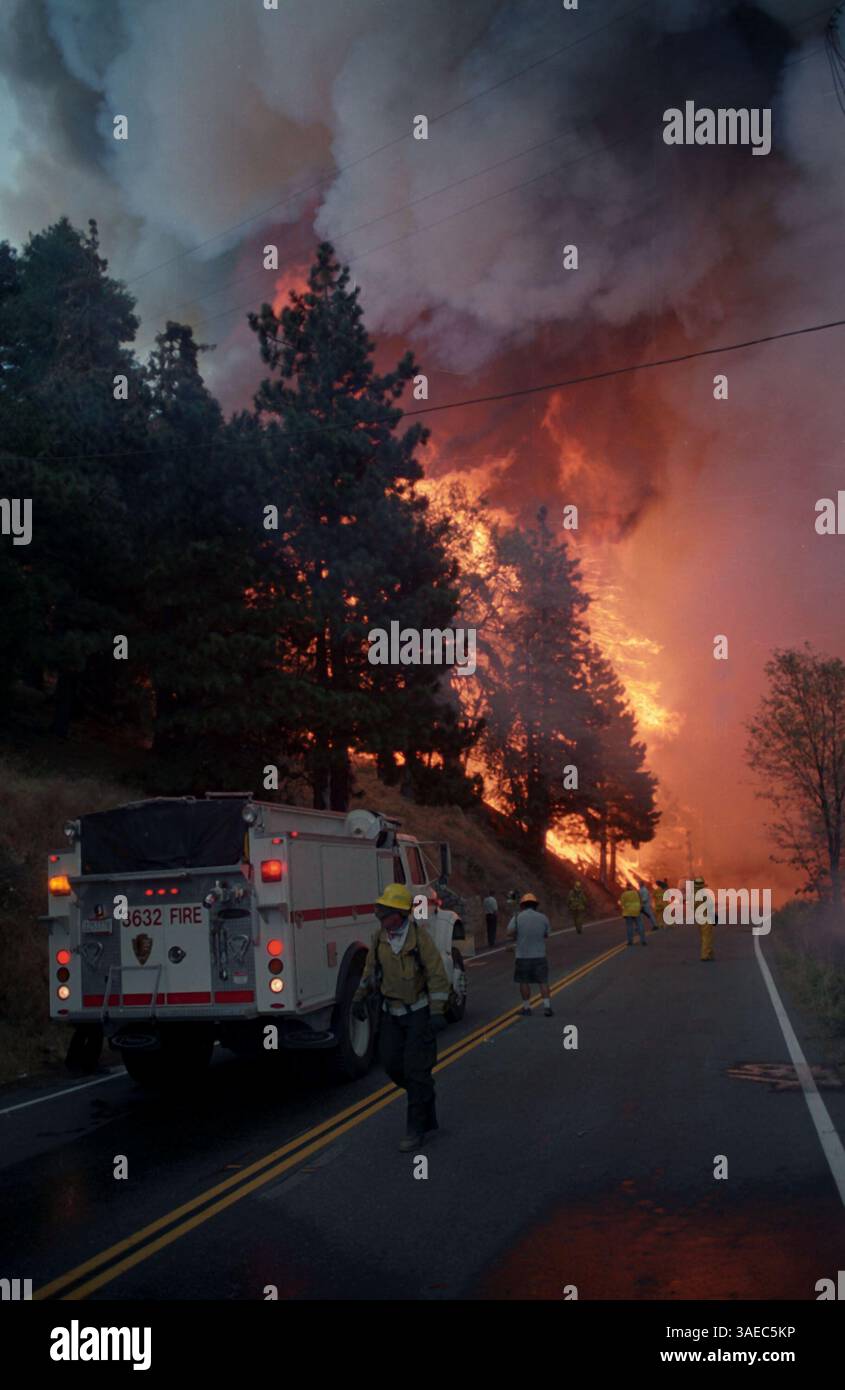 Oct 28, 2003; Running Springs, California, USA; CALIFORNIA WILDFIRES ...