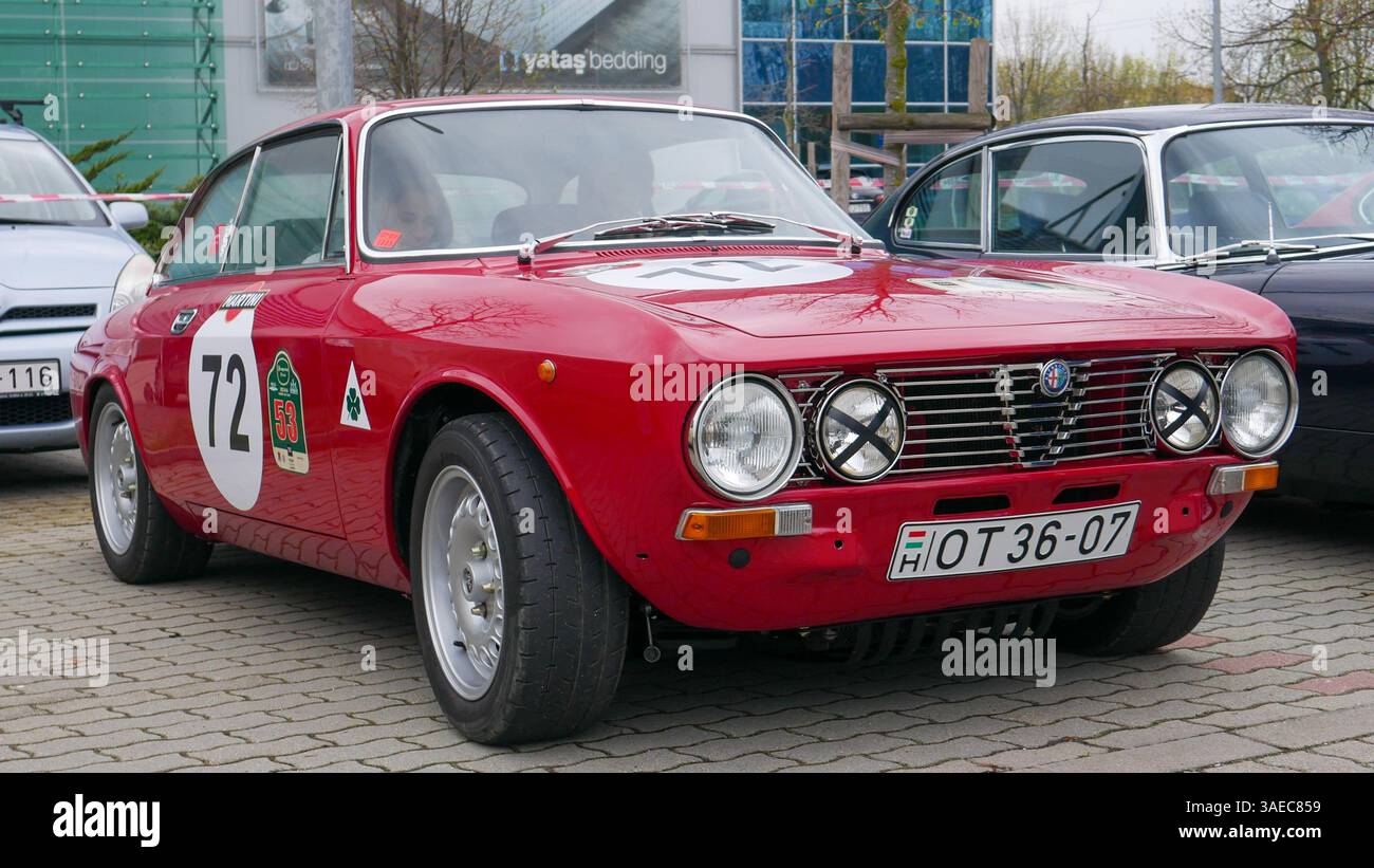 Alfa Romeo 2000 GTV Stock Photo - Alamy