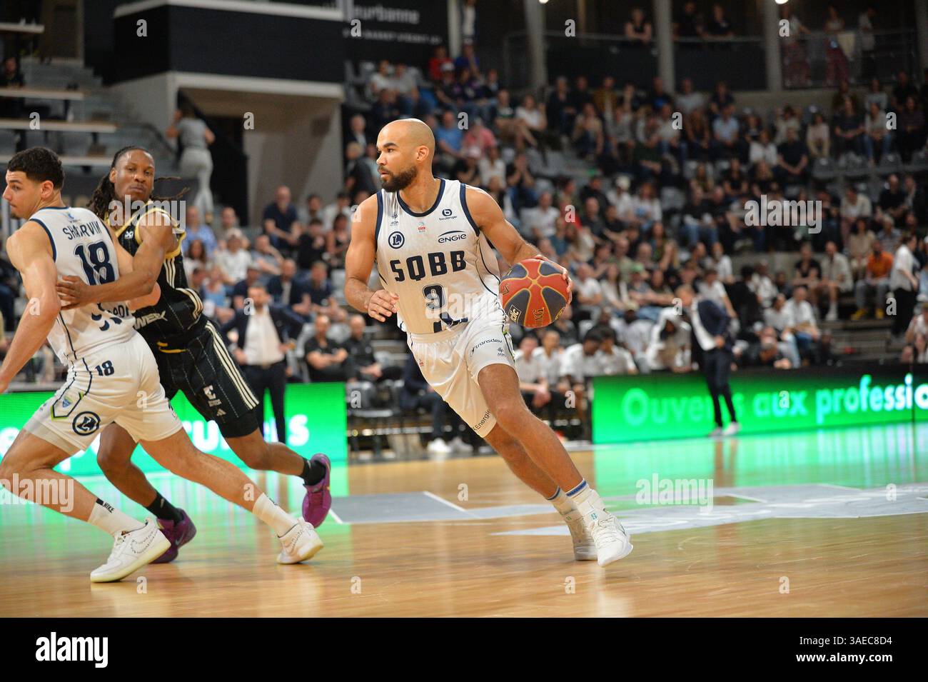 Villeurbanne, France. 06th Apr, 2025. Jerome Robinson of Saint-Quentin ...