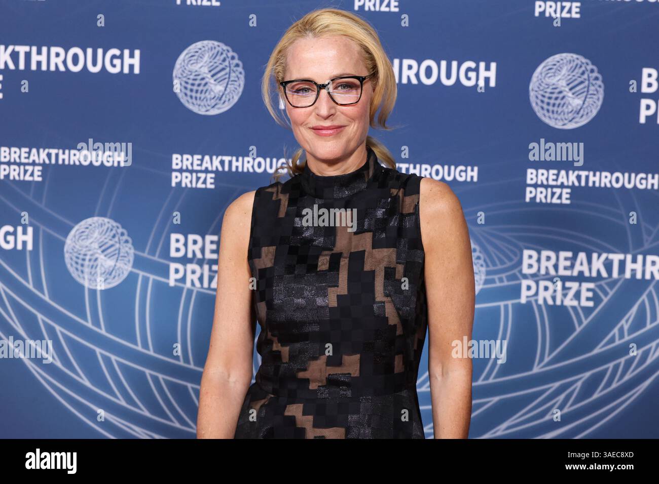 SANTA MONICA, LOS ANGELES, CALIFORNIA, USA - APRIL 05: Gillian Anderson ...