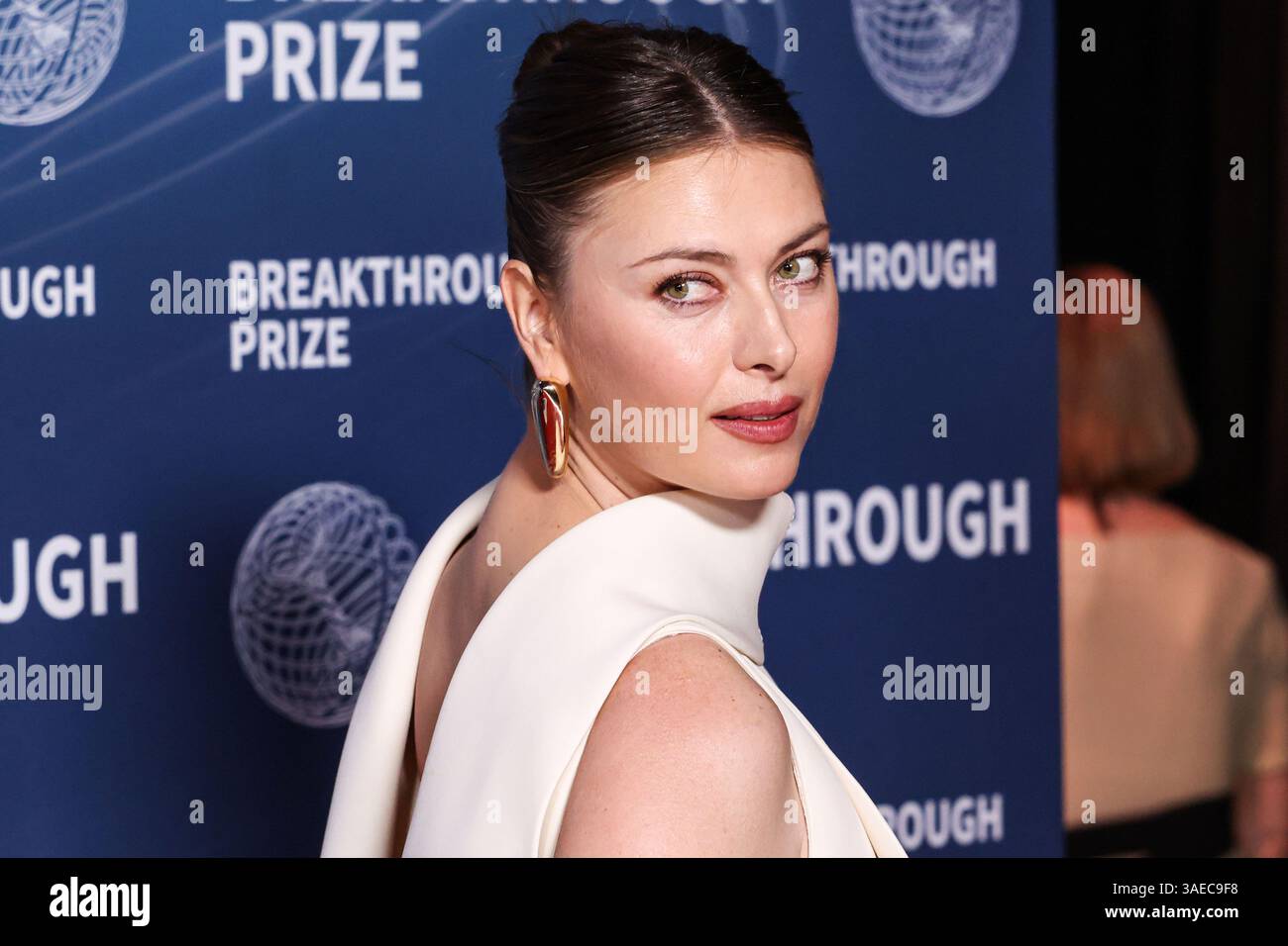 SANTA MONICA, LOS ANGELES, CALIFORNIA, USA - APRIL 05: Maria Sharapova ...