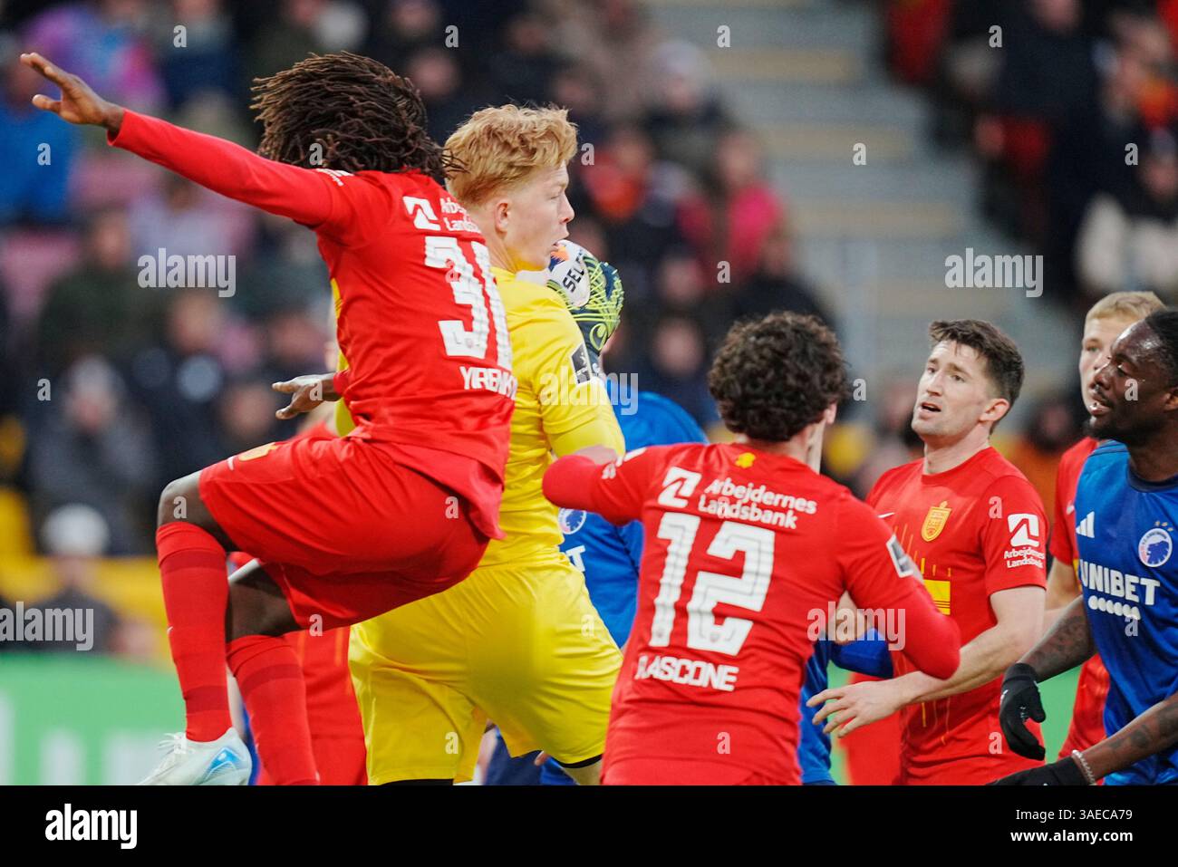 Farum, Denmark. 06th Apr, 2025. FC Nordsjaelland moeder FC Koebenhavn i ...