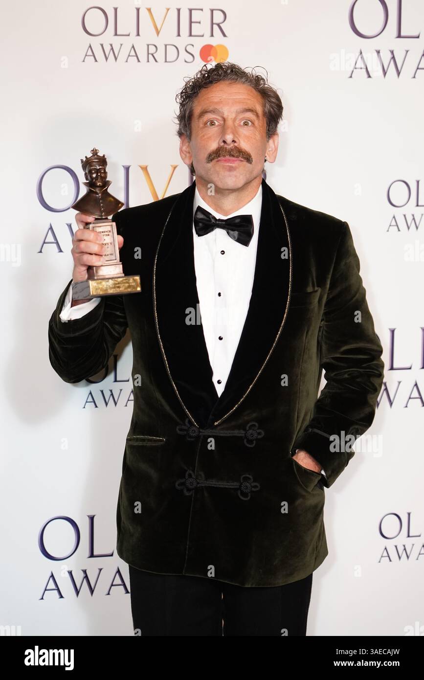 Elliot Levey in the Winner's Room with the Best Actor in a Supporting ...