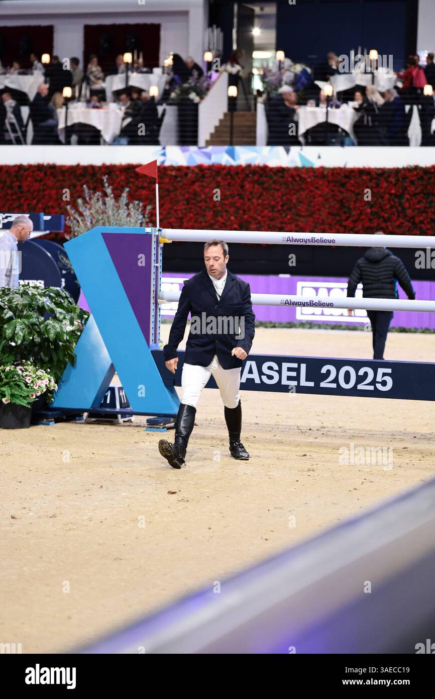 Riders on the course walk before the Longines FEI Jumping World Cup ...