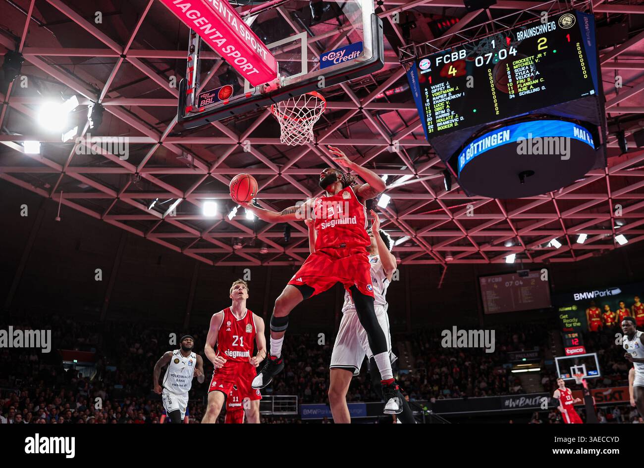 Devin Booker #31 von FC Bayern Muenchen FC Bayern MŸnchen vs Basketball ...