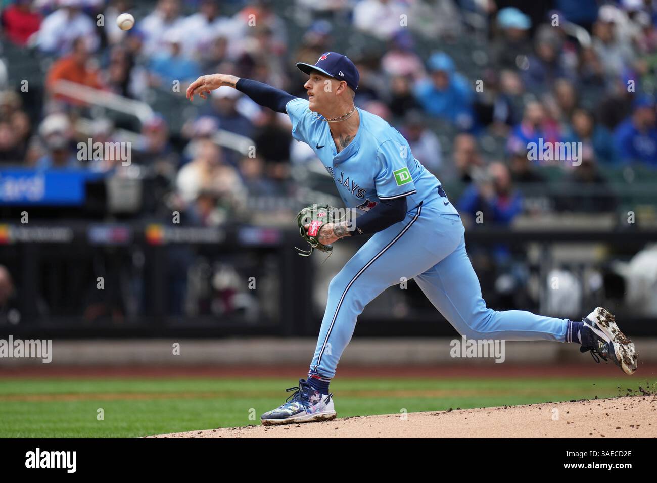 Toronto Blue Jays pitcher Bowden Francis throws during the first inning ...