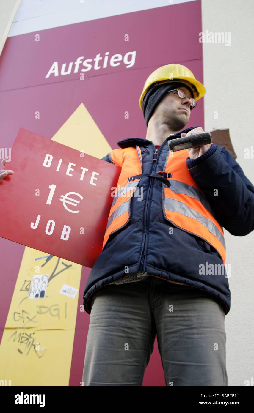 Jobsuche / model realase vorhanden DEU, Deutschland,10.08.2004 ...