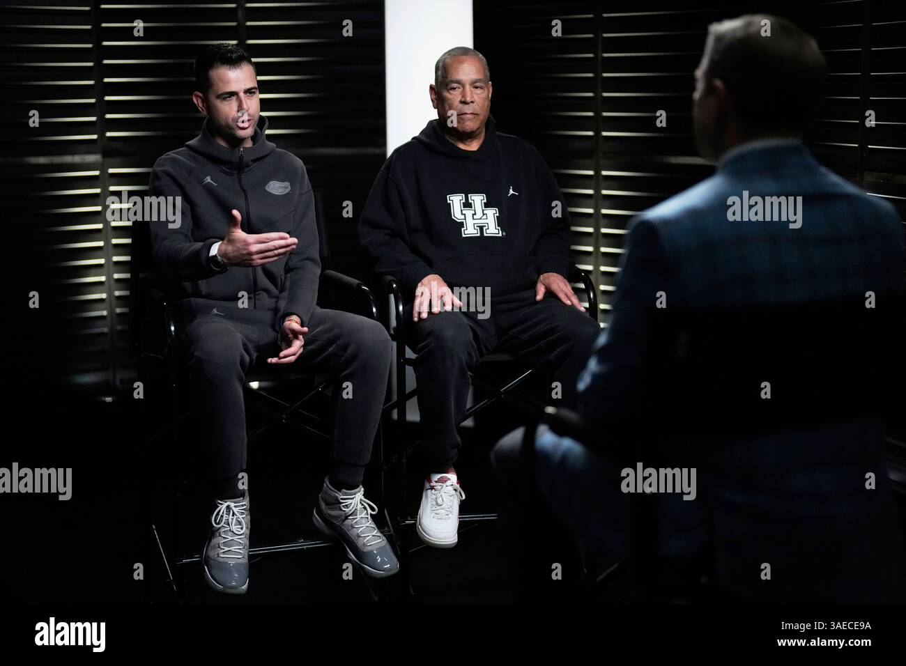 Florida head coach Todd Golden and Houston head coach Kelvin Sampson ...