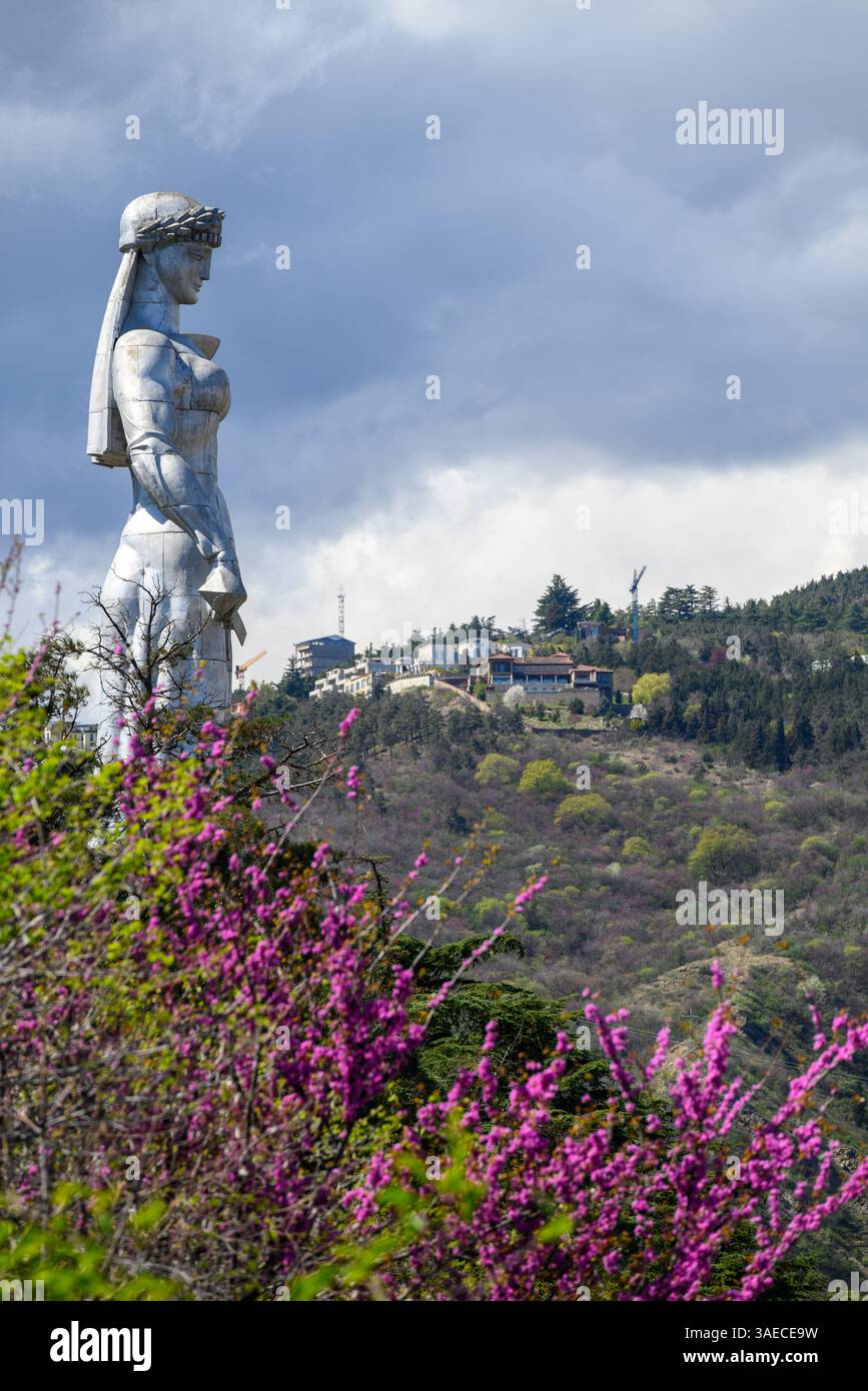 Kartlis Deda, Mother of Georgians monument on Sololaki hill in Tbilisi ...