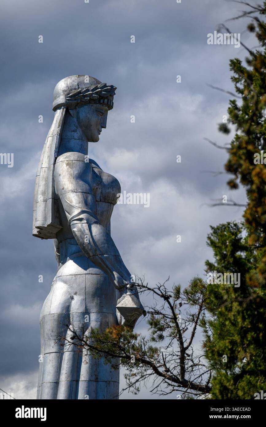 Kartlis Deda, Mother of Georgians monument on Sololaki hill in Tbilisi ...