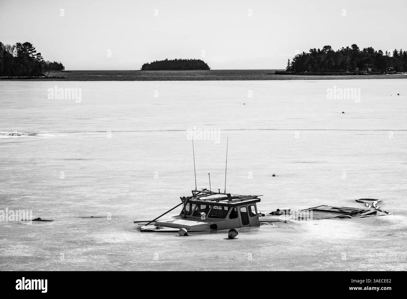 Boat mooring in the seashore Black and White Stock Photos & Images - Alamy