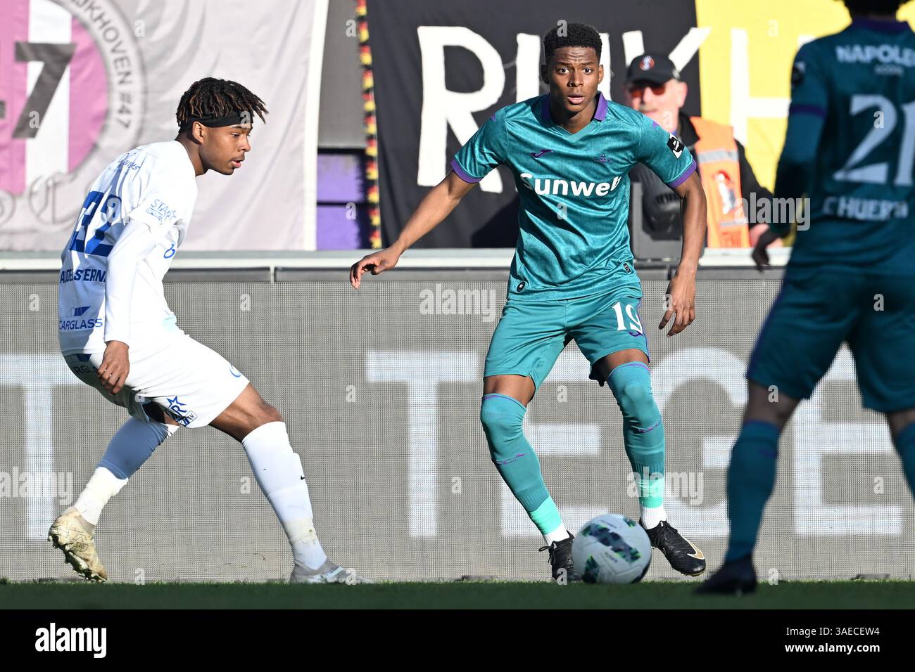 Anderlecht, Belgium. 06th Apr, 2025. Noah Adedeji Sternberg (32) of ...