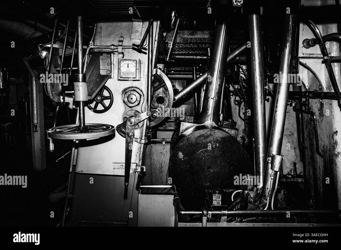 Triple expansion engine in the engine room of the SS Jeremiah O'Brien ...