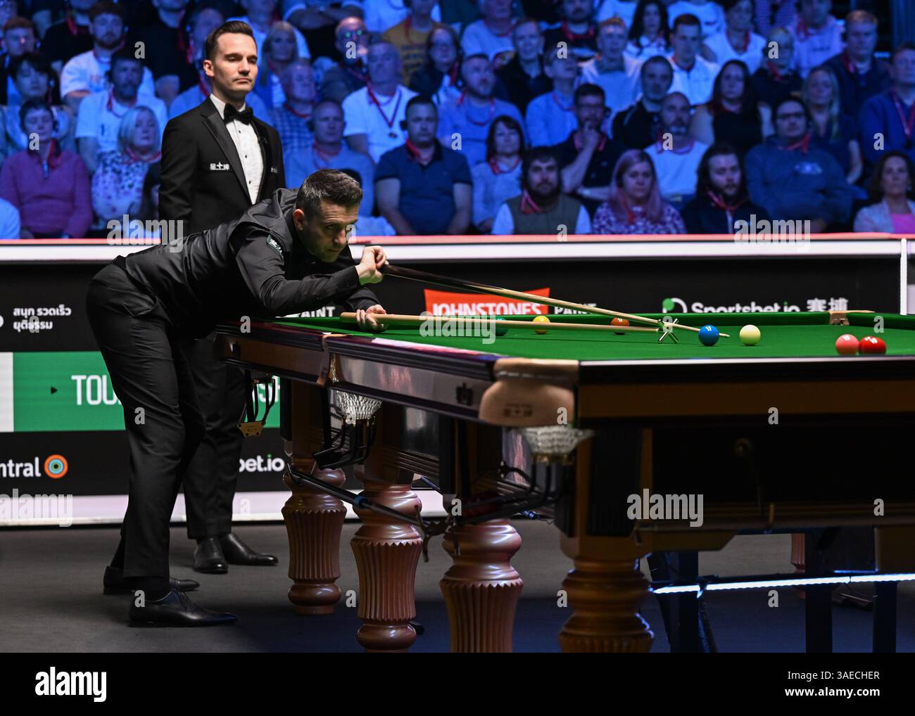 Manchester, UK. 6th Apr, 2025. Mark Selby takes a shot during the John Higgins vs Mark Selby ...