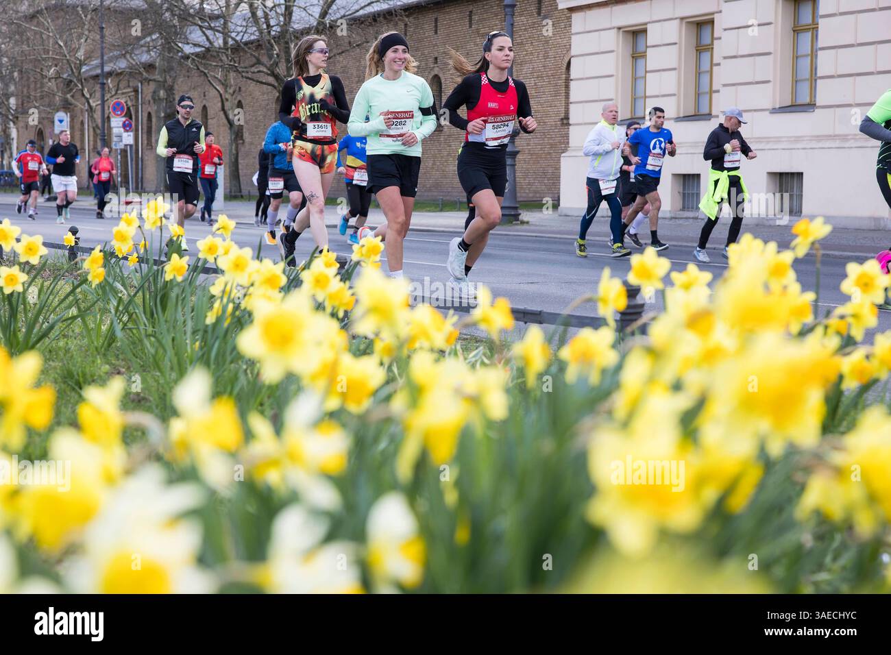 Halbmarathon, Sportveranstaltung in Berlin, 05.04.2025 Läufer laufen ...