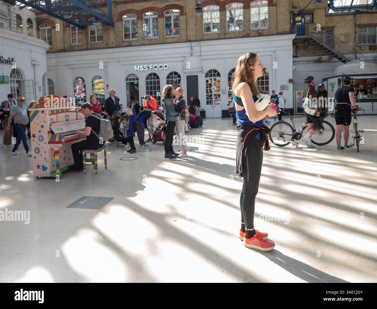 Crowds on the streets of Brighton, England, UK for the 2025 marathon on ...
