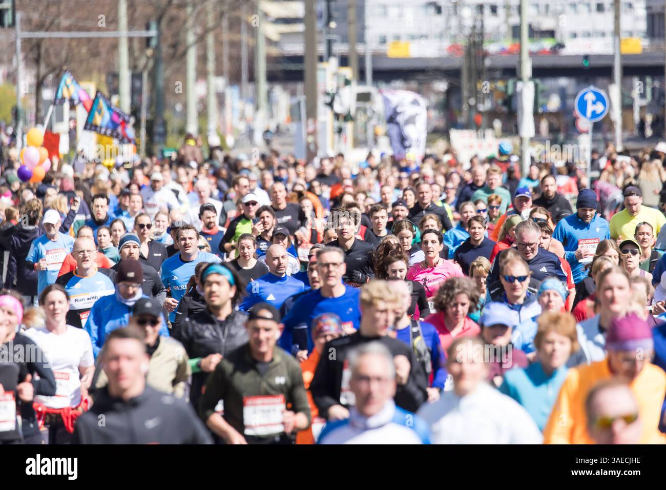 Halbmarathon, Sportveranstaltung in Berlin, 05.04.2025 Läufer beim 44 ...