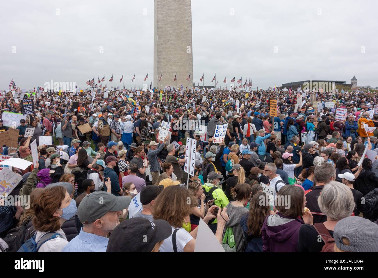 April 5, 2025, Washington, DC: Crowds at Washington Monument Hands Off ...