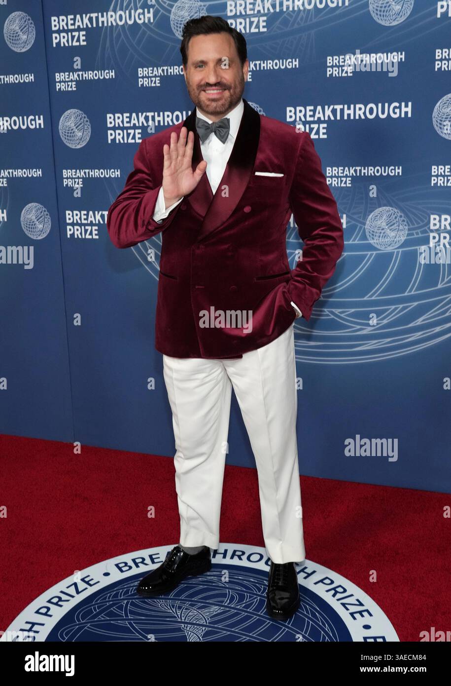 Edgar Ramirez arrives at the eleventh Breakthrough Prize Ceremony on ...