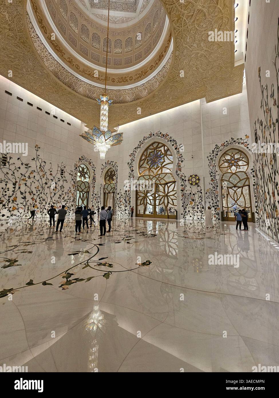 Sheikh Zayed Grand Mosque Stock Photo - Alamy