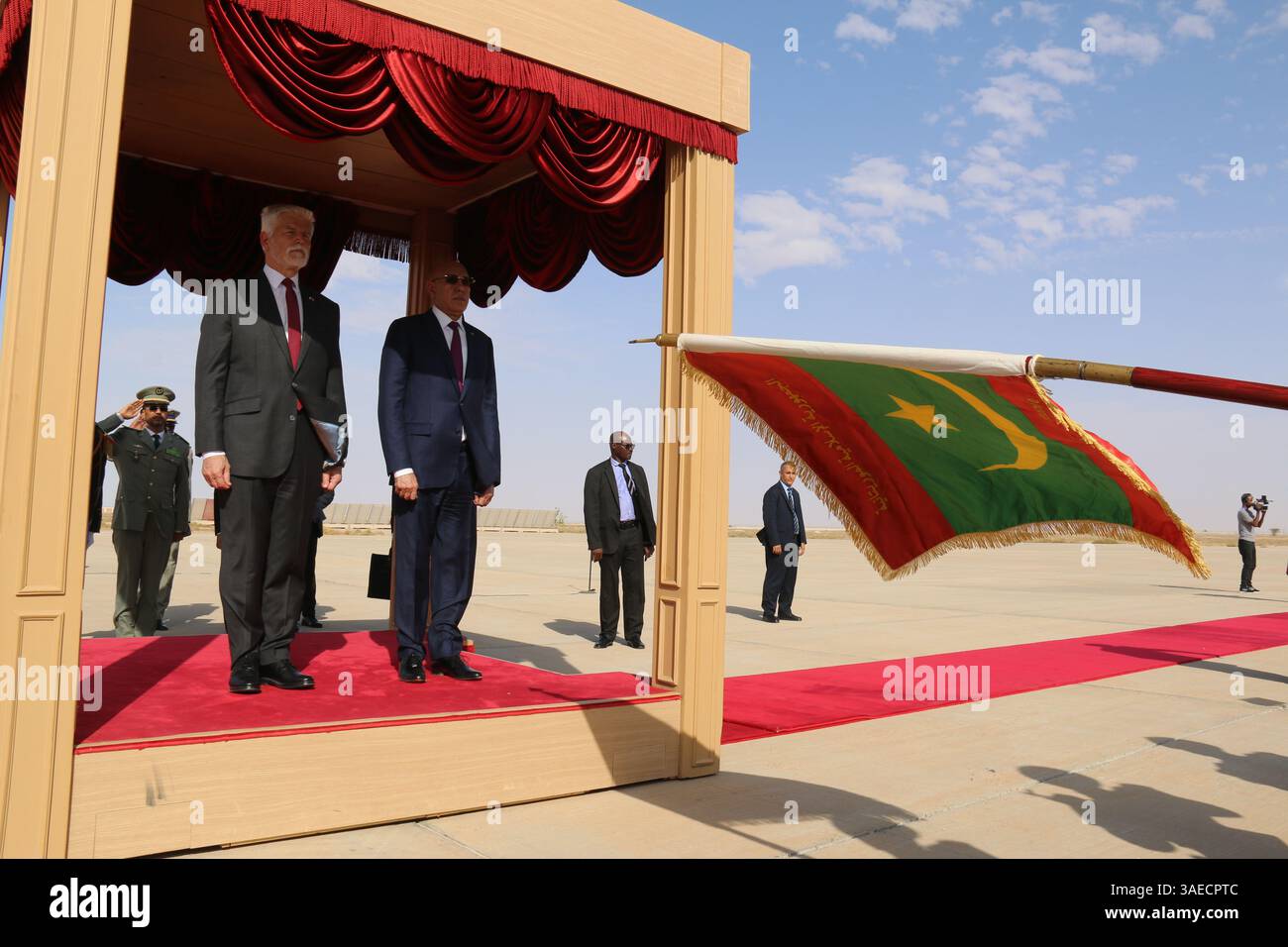Nuaksott, Mauritanie. 06th Apr, 2025. Czech President Petr Pavel (left ...