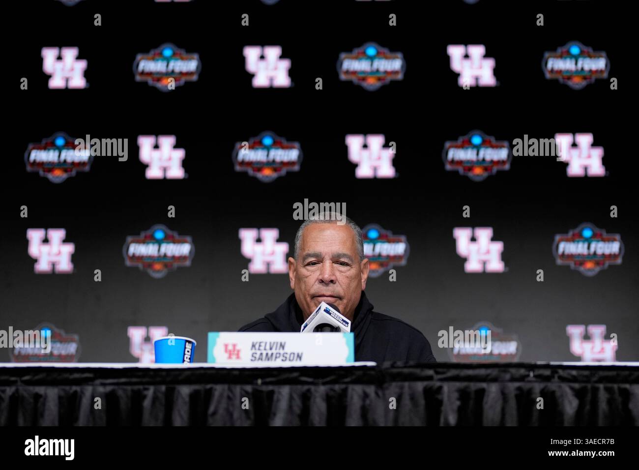 Houston head coach Kelvin Sampson speaks during a news conference at ...