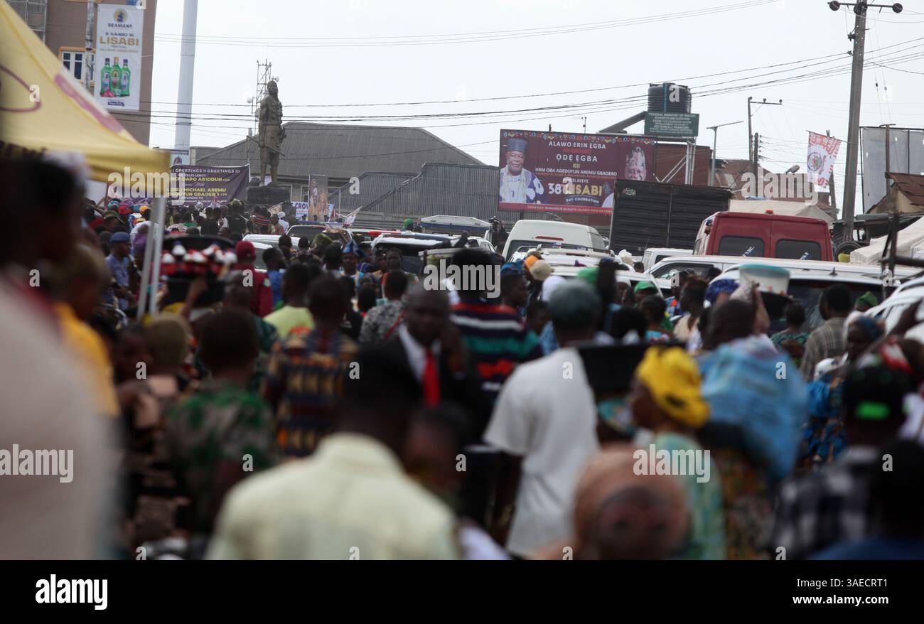 Abeokuta, Nigeria. 05th Apr, 2025. A crowd of people gathers during the ...