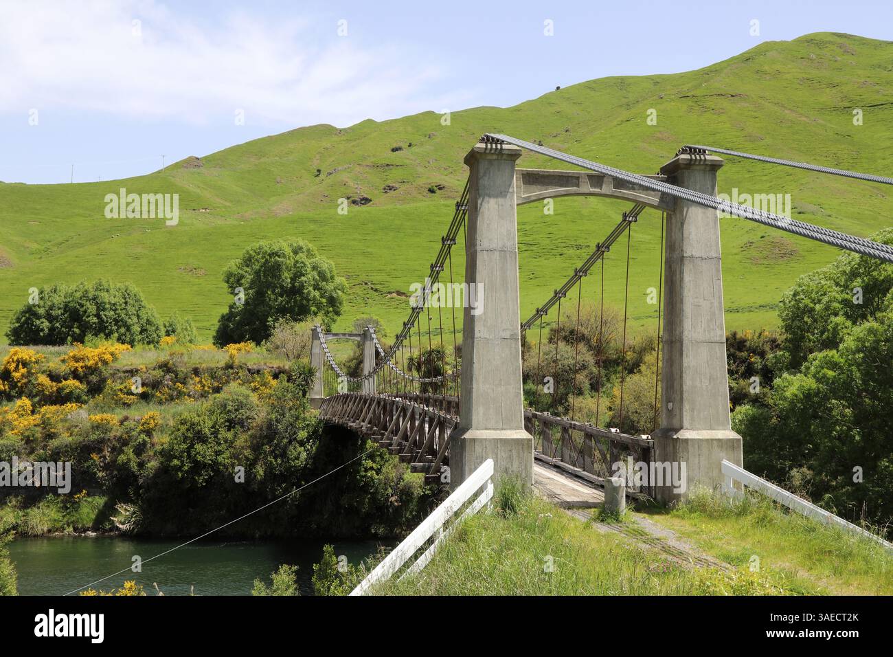 Springvale suspension bridge hi-res stock photography and images - Alamy