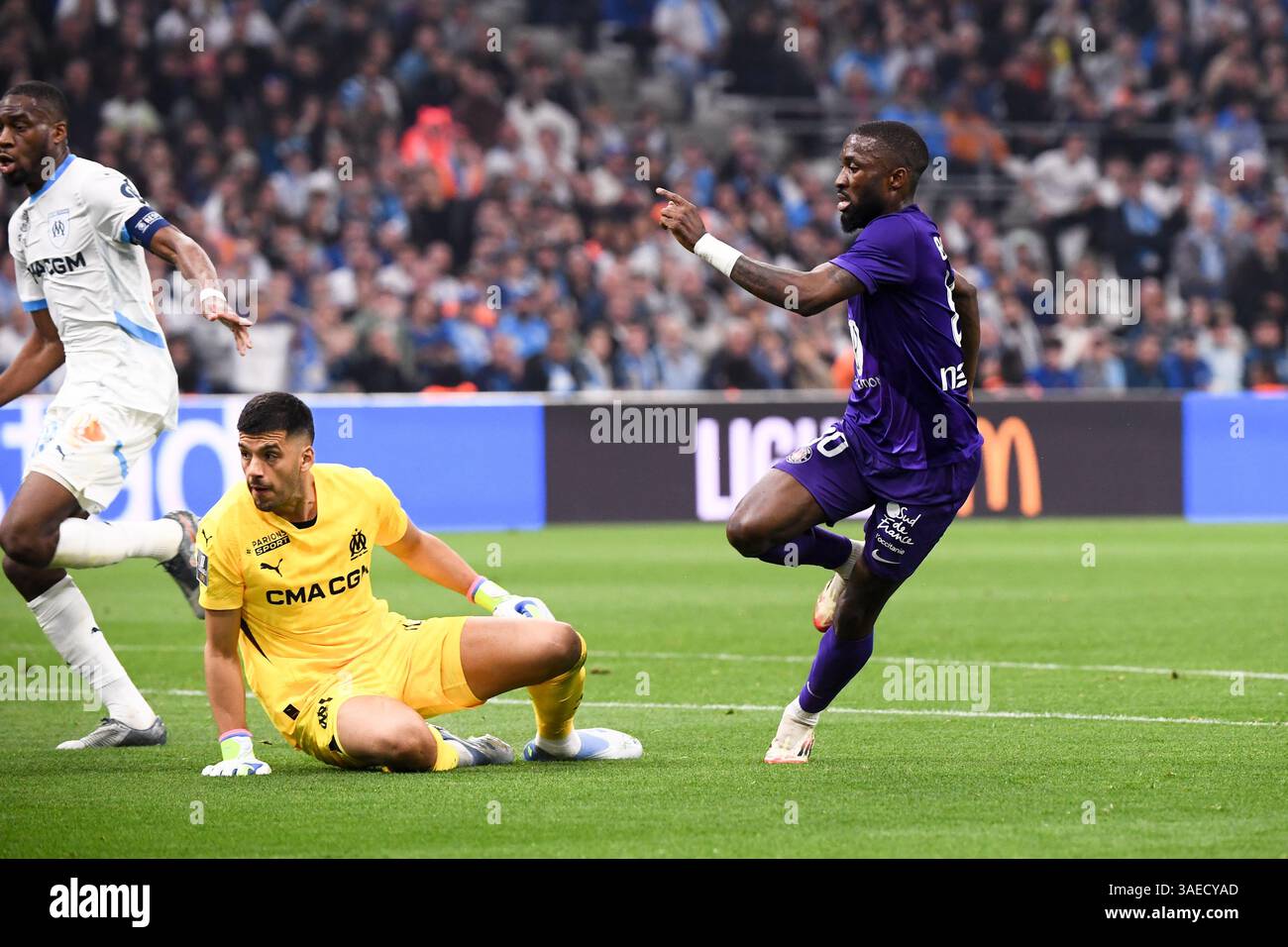 01 Geronimo RULLI (om) - 80 Shavy BABICKA (tfc) during the Ligue 1 ...