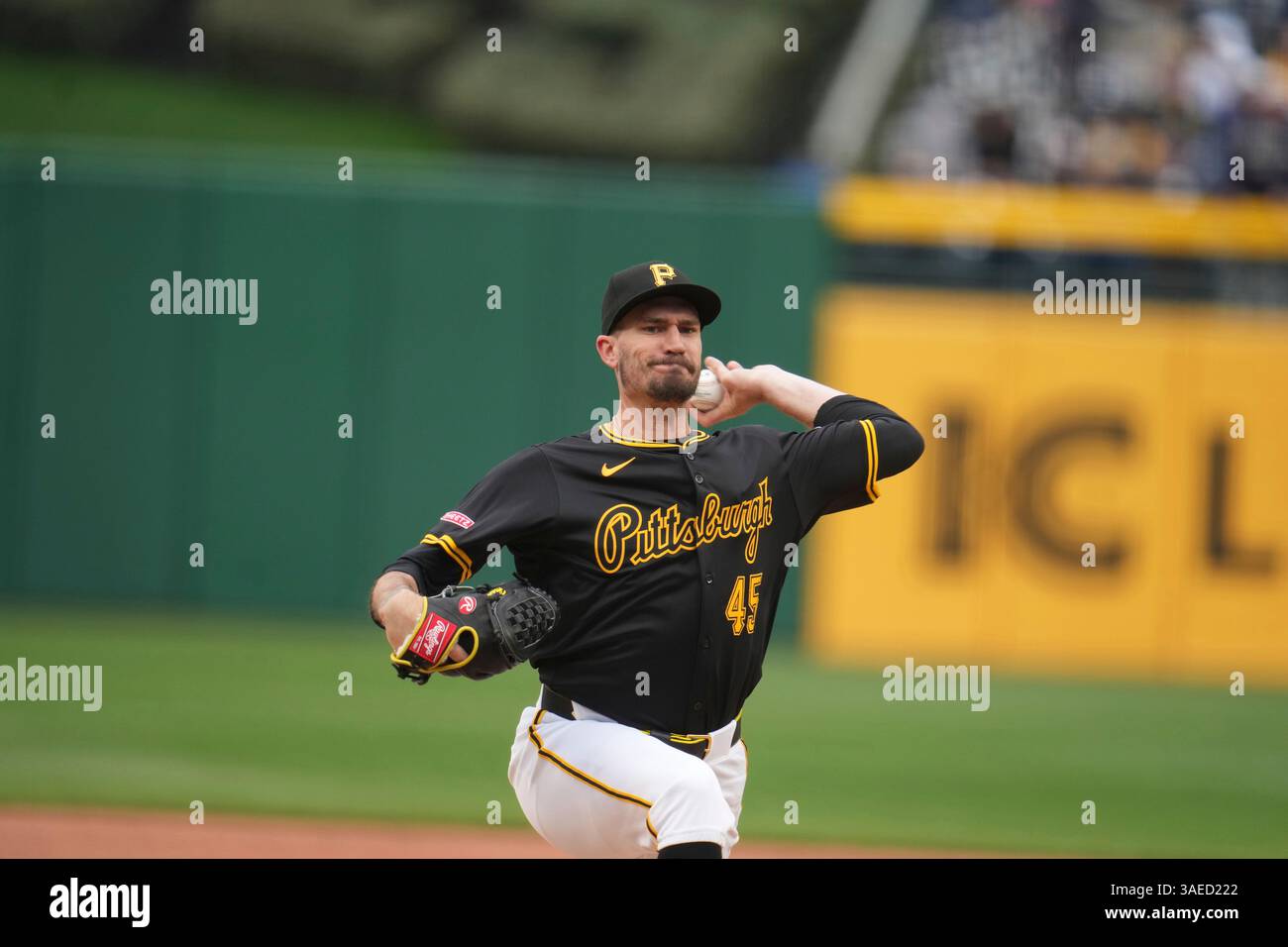 Pittsburgh Pirates starting pitcher Andrew Heaney delivers during the ...