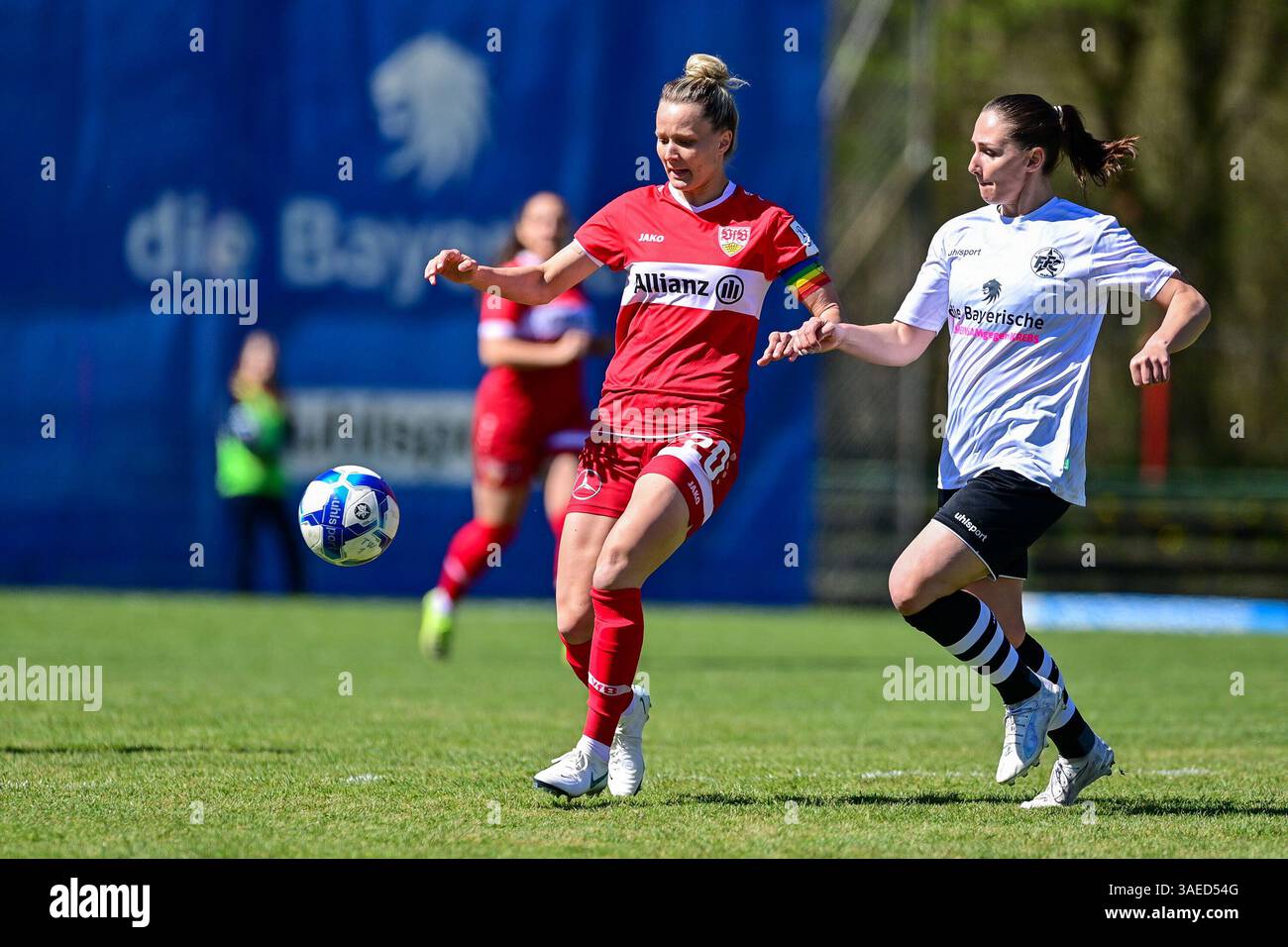 v.li.: Jana Beuschlein (Stuttgart, 20) Lisa Wutz (FFC Wacker, 20) im ...