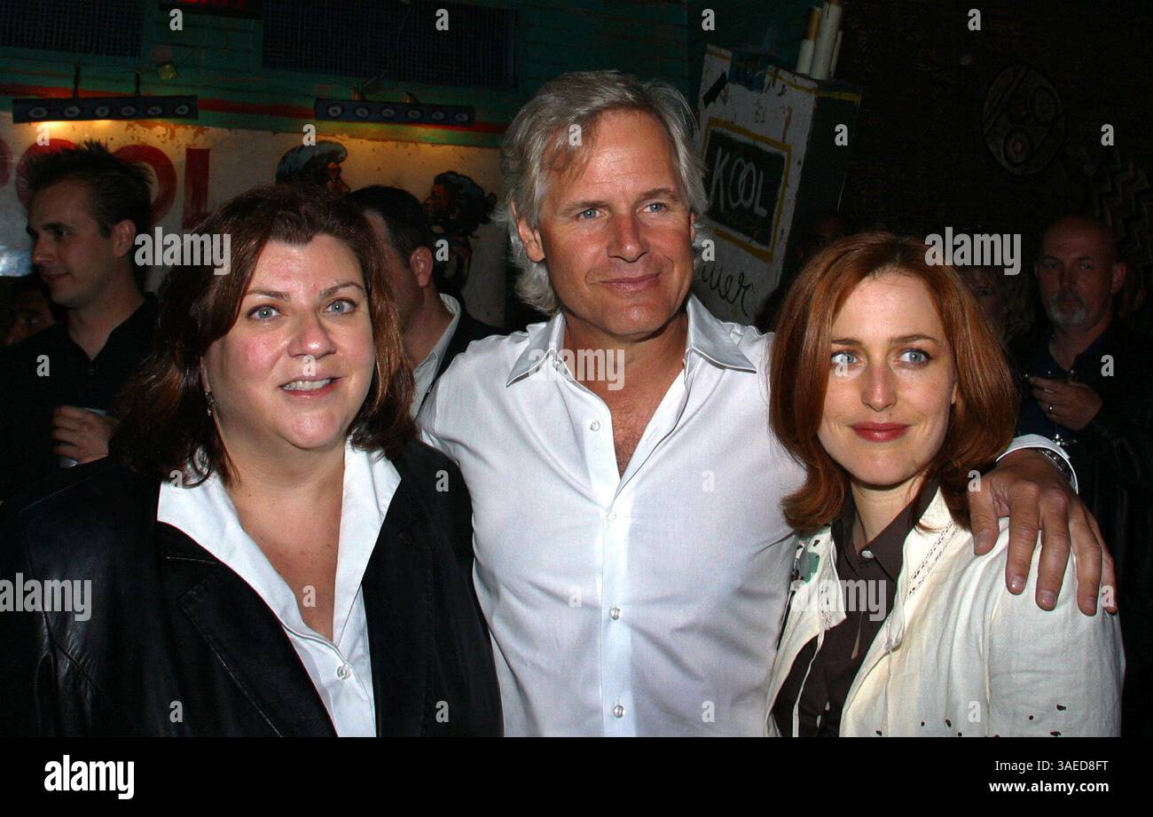 Gillian anderson chris carter actress creator hi-res stock photography ...