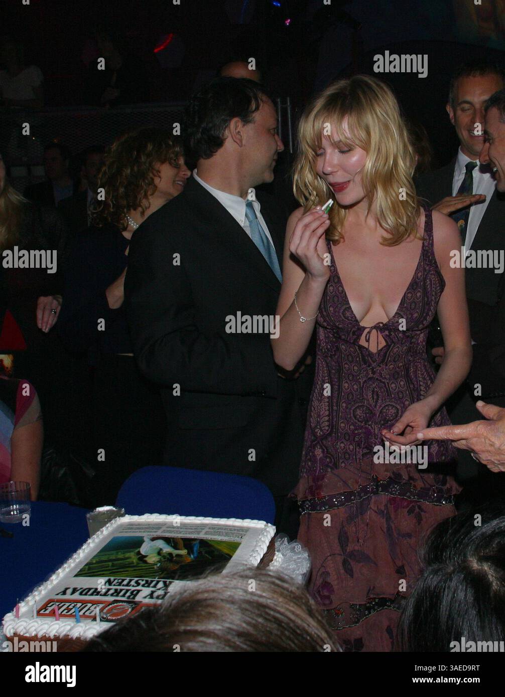 Apr 29, 2002; Los Angeles, CA, USA; Actress KIRSTEN DUNST with her ...