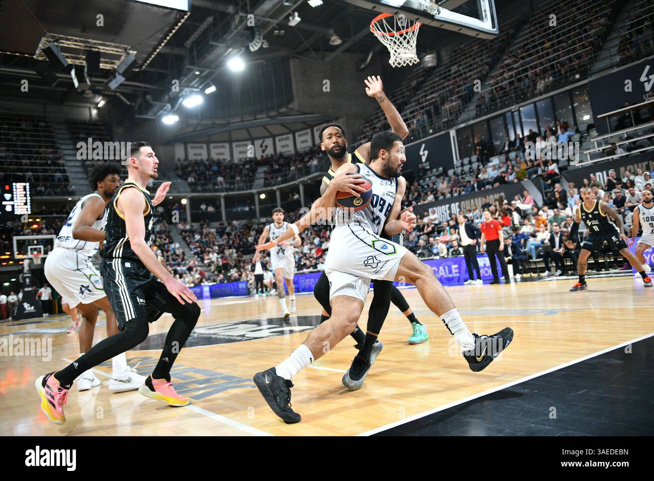 Noah Kirkwood of Saint-Quentin Basketball during the French ...